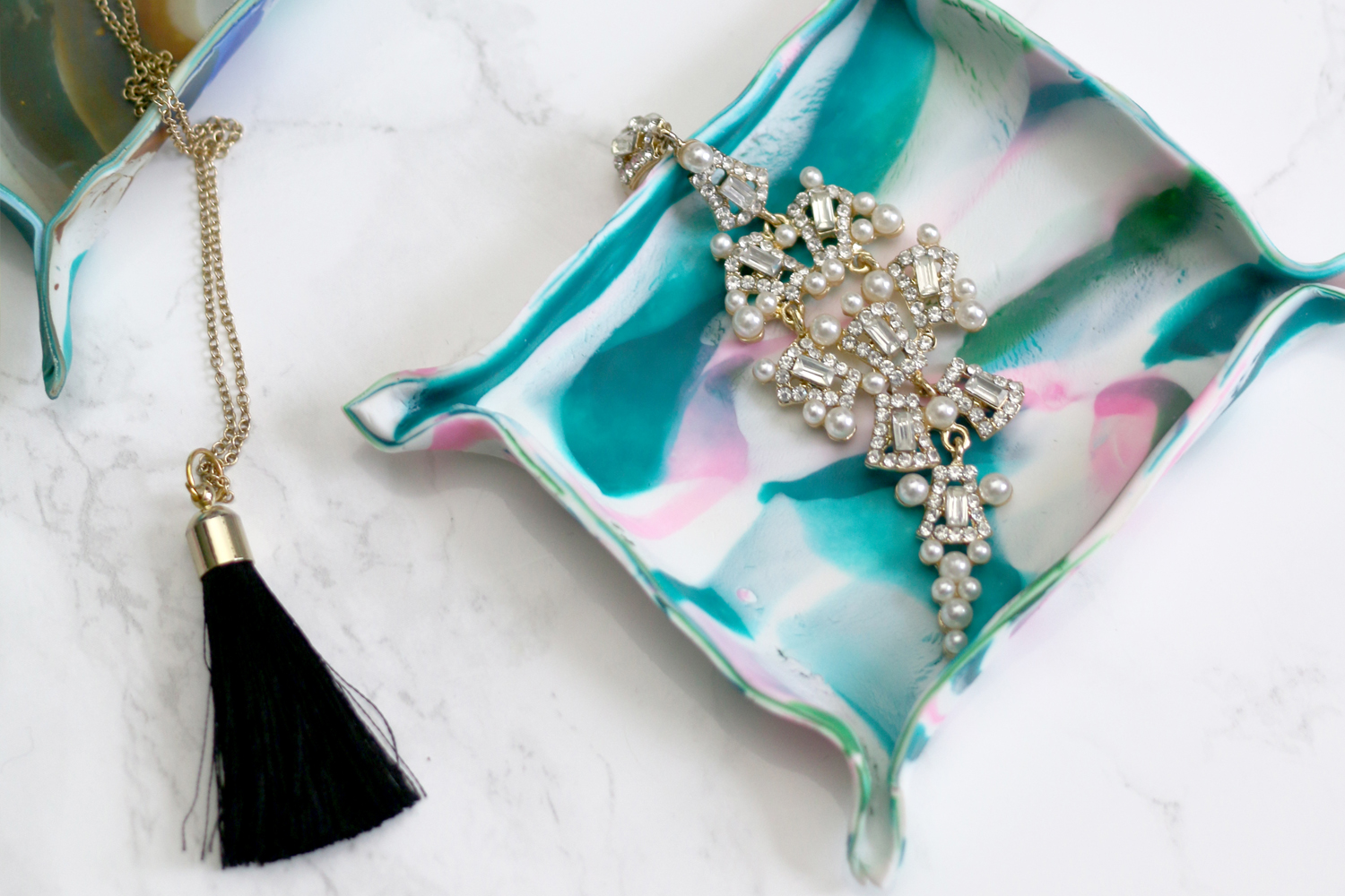 DIY Marble Trinket Dishes from Oven Bake Clay - Swoon Worthy