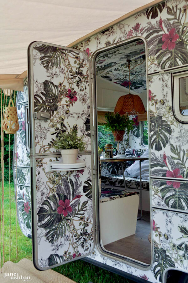 A Boho Glam Caravan You're Going to Love - Swoon Worthy