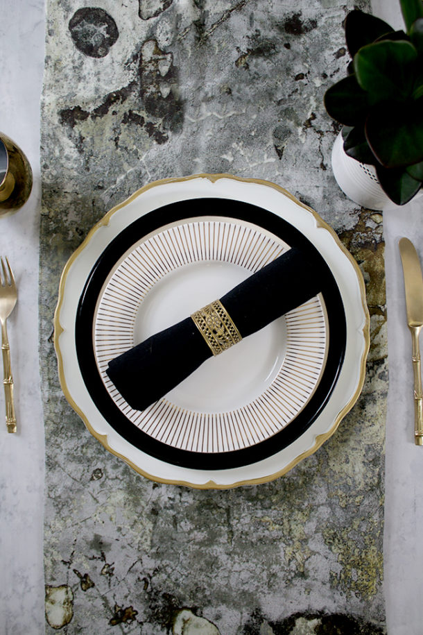 How to Mix and Match Your Table Settings - Swoon Worthy