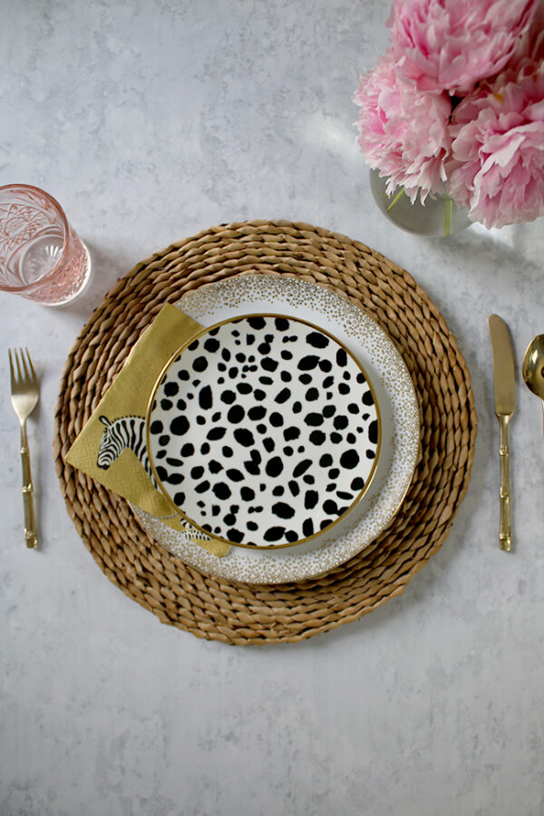How to Mix and Match Your Table Settings - Swoon Worthy