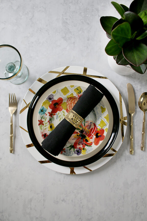How to Mix and Match Your Table Settings - Swoon Worthy