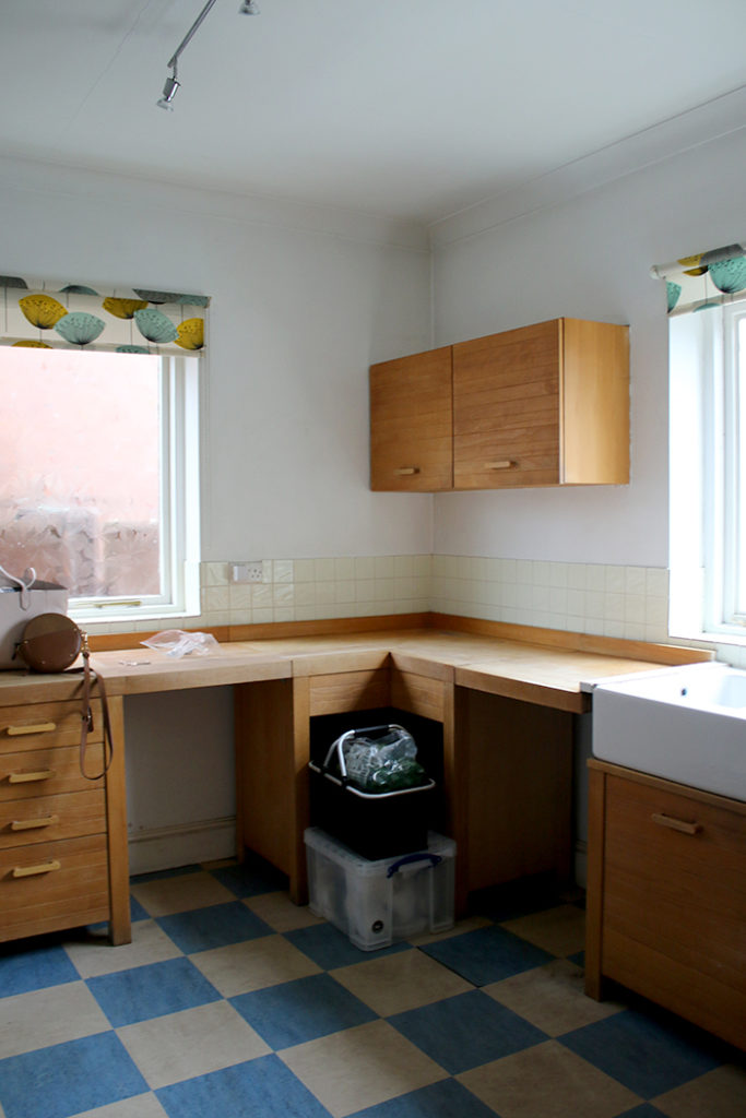 How I'm Making Do With an Ugly Kitchen (For Now) - Swoon Worthy