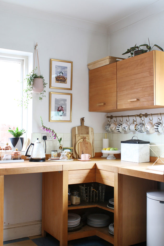 How I'm Making Do With an Ugly Kitchen (For Now) - Swoon Worthy