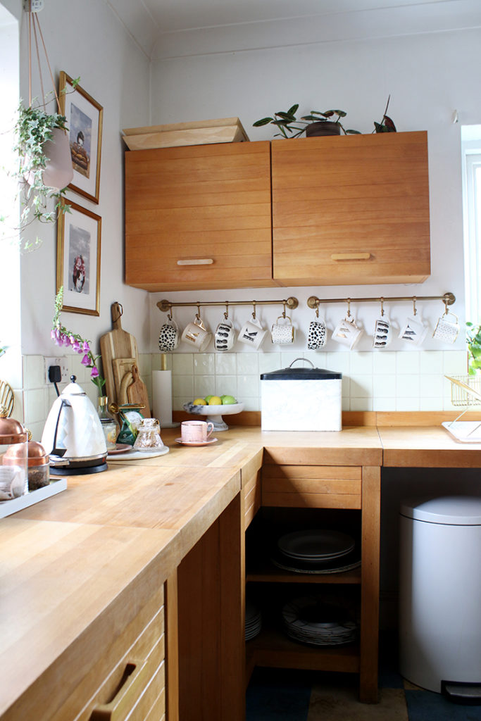 How to Refresh an Ugly Kitchen for Under £100 with my 10 Tips - Swoon ...