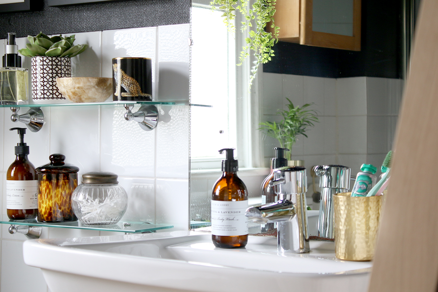 How to Make Cleaning Quicker and Easier - Swoon Worthy