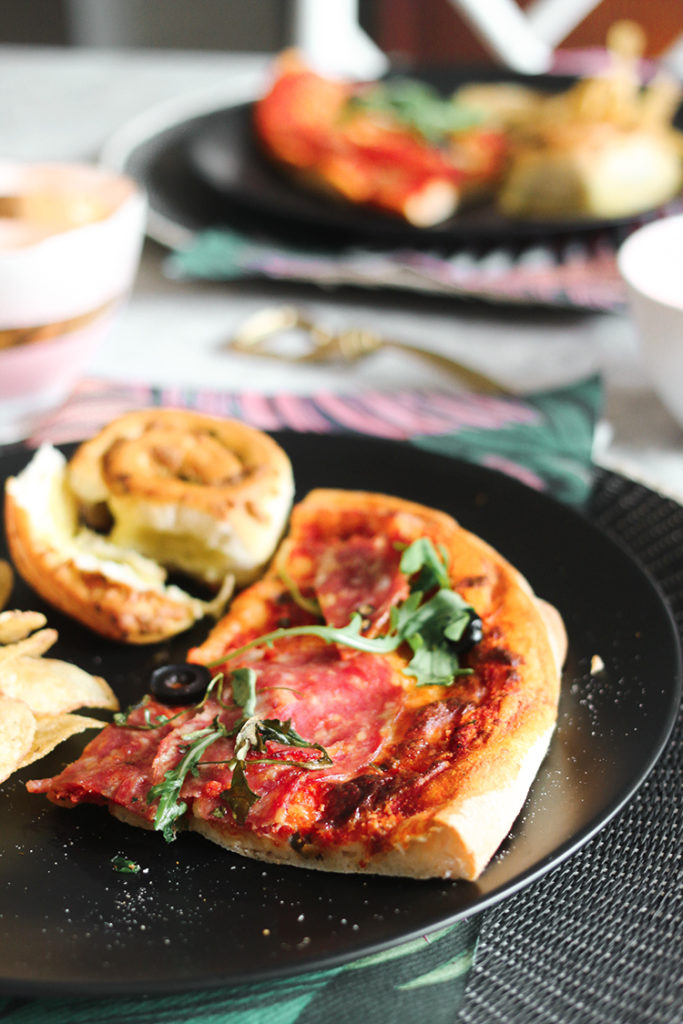 Date Night Pizza & Beer Table Setting - Swoon Worthy