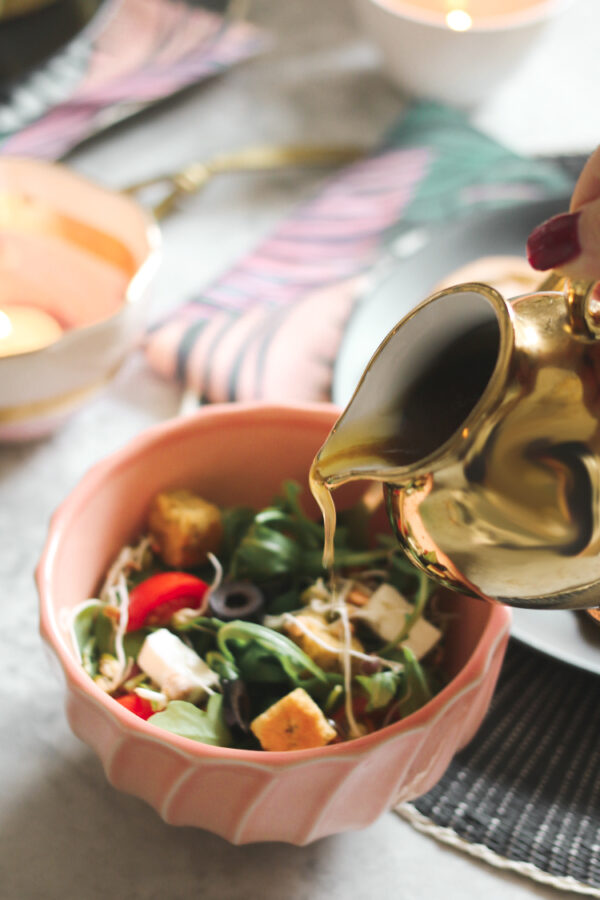 Date Night Pizza & Beer Table Setting - Swoon Worthy